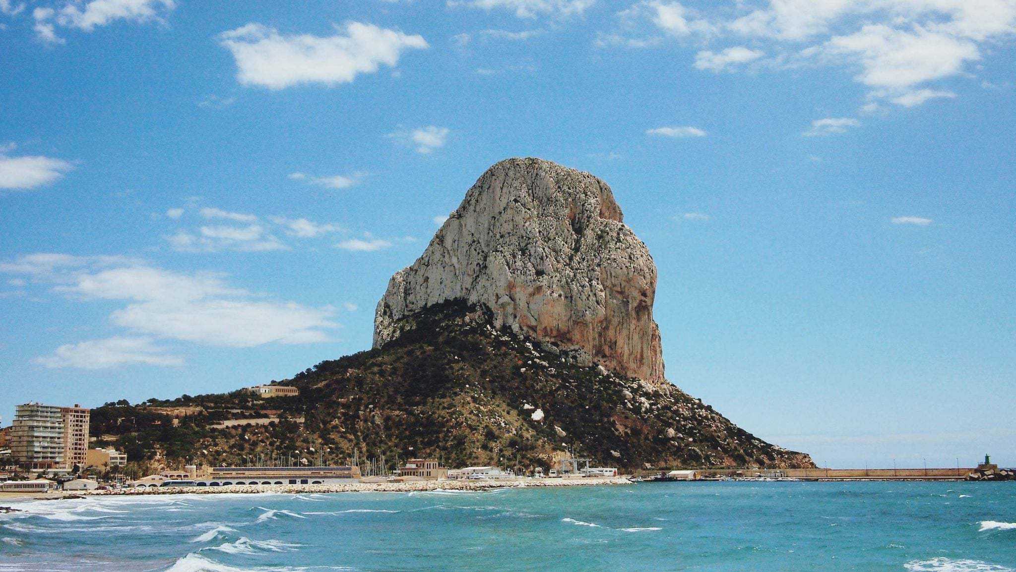 Calpe Costa Blanca Spania un oras de vacanta fermecator
